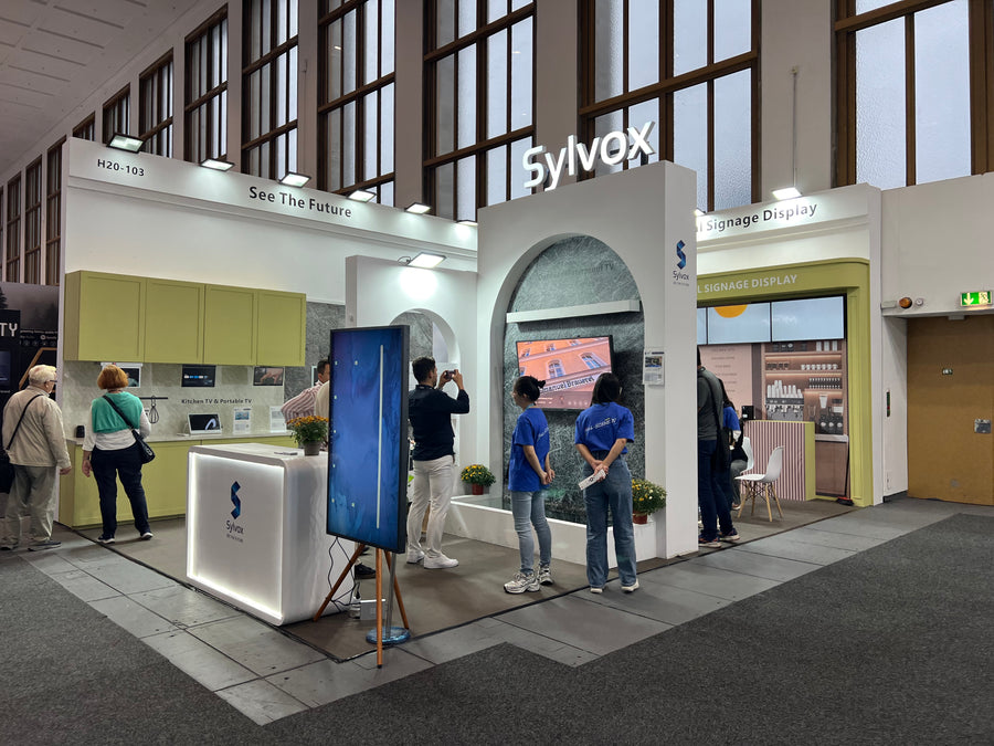 Best Waterproof Outdoor TVs Canada| Withstand All Weather| Sylvox ...